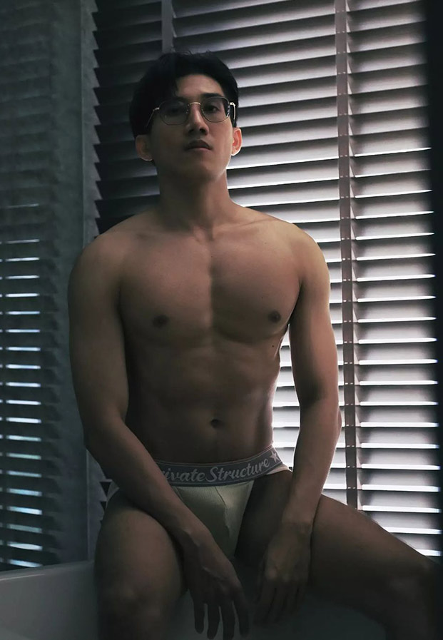 Yoo Hwangdo แจกวาร์ปหนุ่มหล่อขาวใส เร้าใจไม่มีใครเกิน