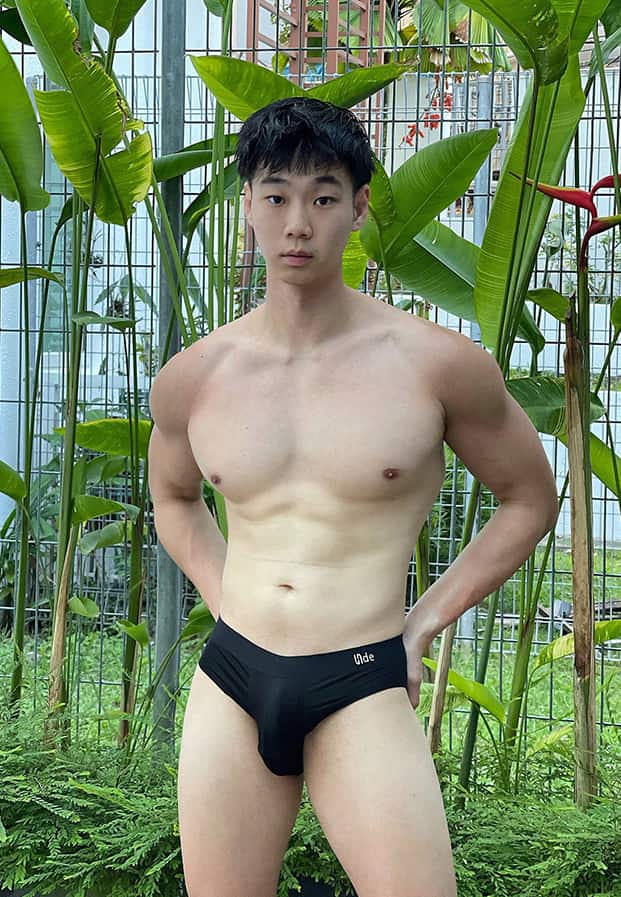 Walter Soh แจกวาร์ปหนุ่มตี๋หล่อแซ่บ พกความใหญ่ยาวเต็มตา