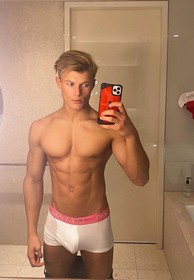 Leo Stuke แจกวาร์ปนายแบบสุดหล่อ ขวัญใจสาวไทยทั่วประเทศ