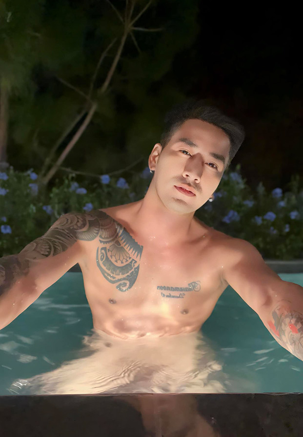 Lucky Frame แจกวาร์ปหนุ่มหล่อทรงแบด ตำนานนายแบบนู้ดขวัญใจเก้ง